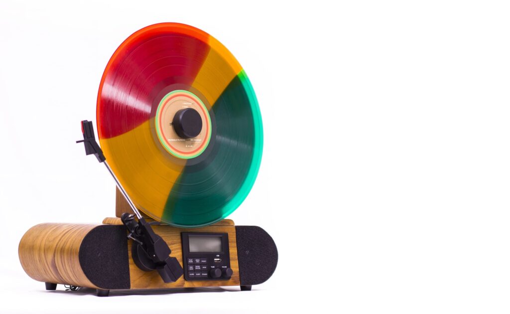 Fuse Vert Vertical Vinyl Audio System – TechCraving.com